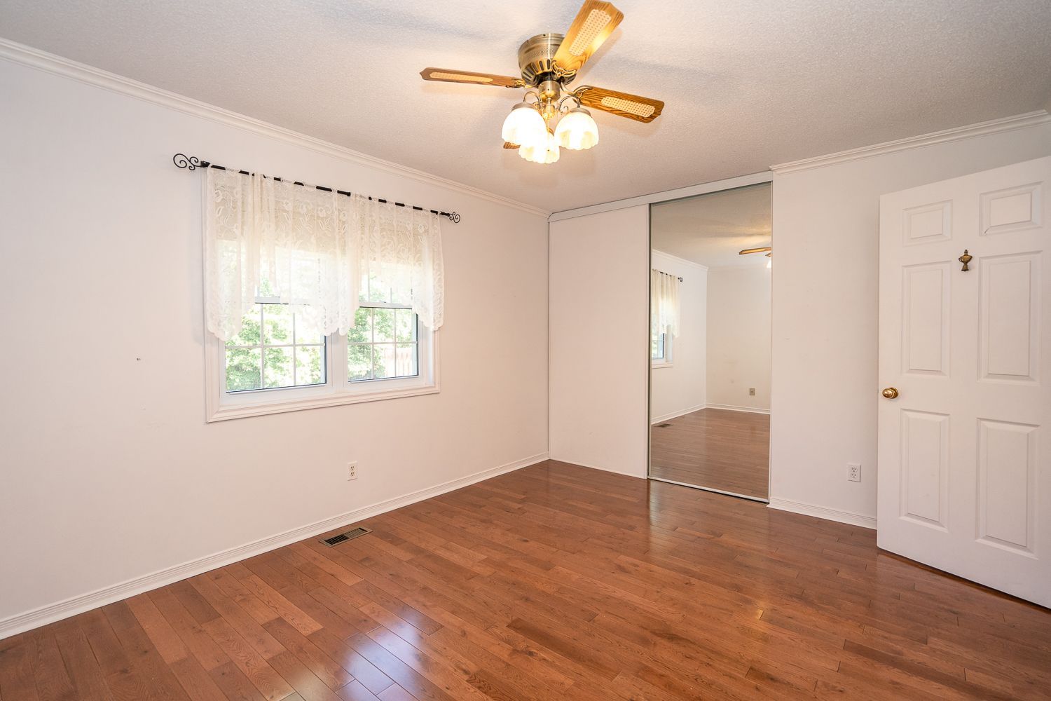 13 McCarthy Cres Angus :: Ted Tesseris